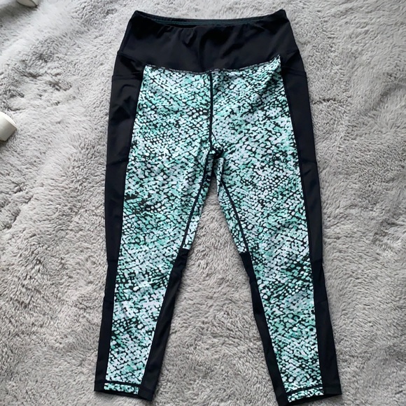 LuLaRoe | Pants & Jumpsuits | Lularoe Arise Fearless Capris | Poshmark